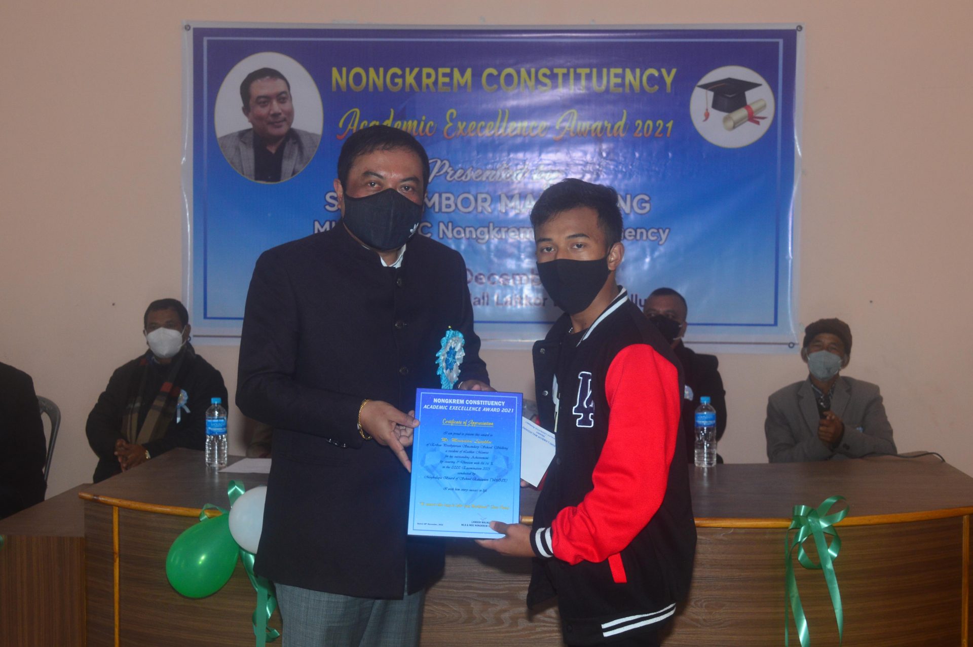 33 students awarded Academic Excellence Award 2021 - Hub News