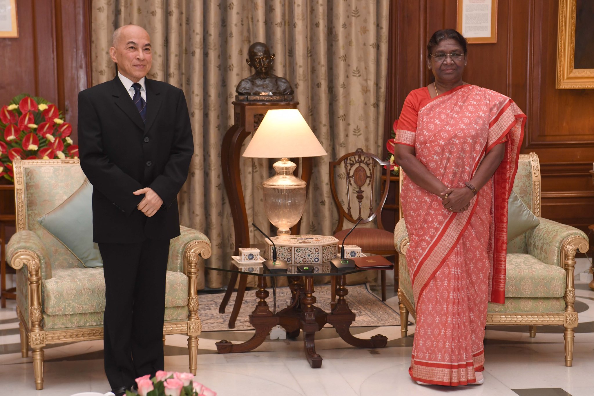 Cambodia-ni Rajako, a·songni President Rashtrapati Bhavan-o rimchaksoa ...