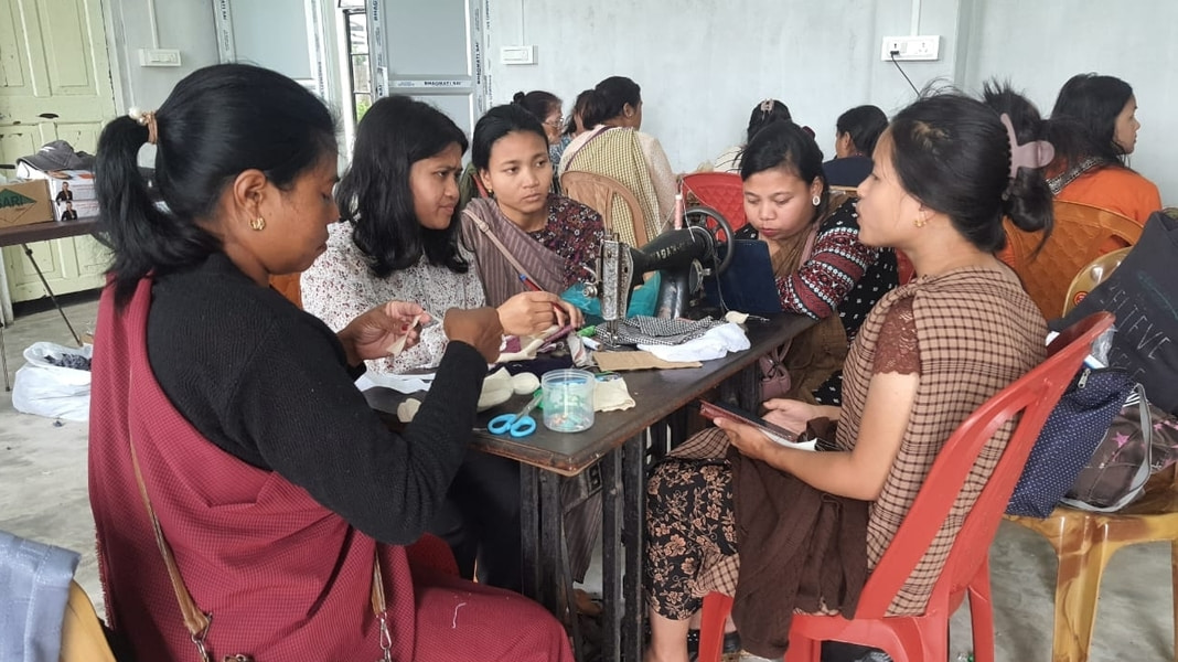Pnar jatni putula tarianiko jasana skie on•a
