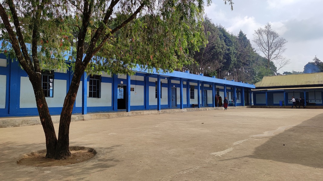 Mukla Raij UP School-ni bilsi 50 gapaniko mania