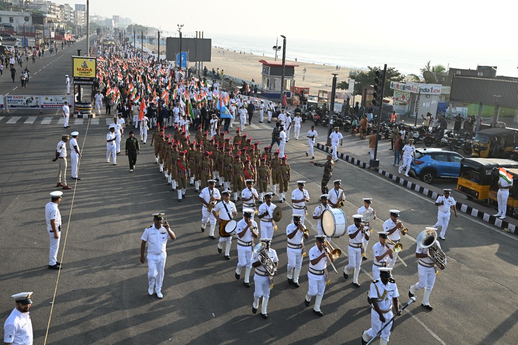Vishakapatnam-o Armed Forces Veterans Day Parade-ko ong·ata