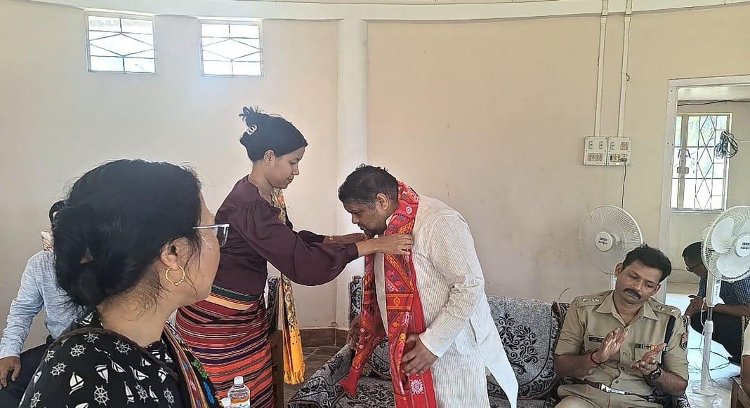 NHRC member Kanoongo visits Chenga Benga Temple, Minority Tribal Forum ...