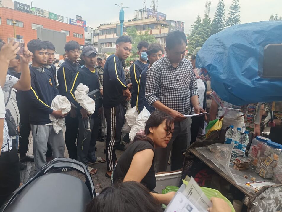 Hawkers defy eviction in Khyndailad, says ‘will shift only when plan is ...
