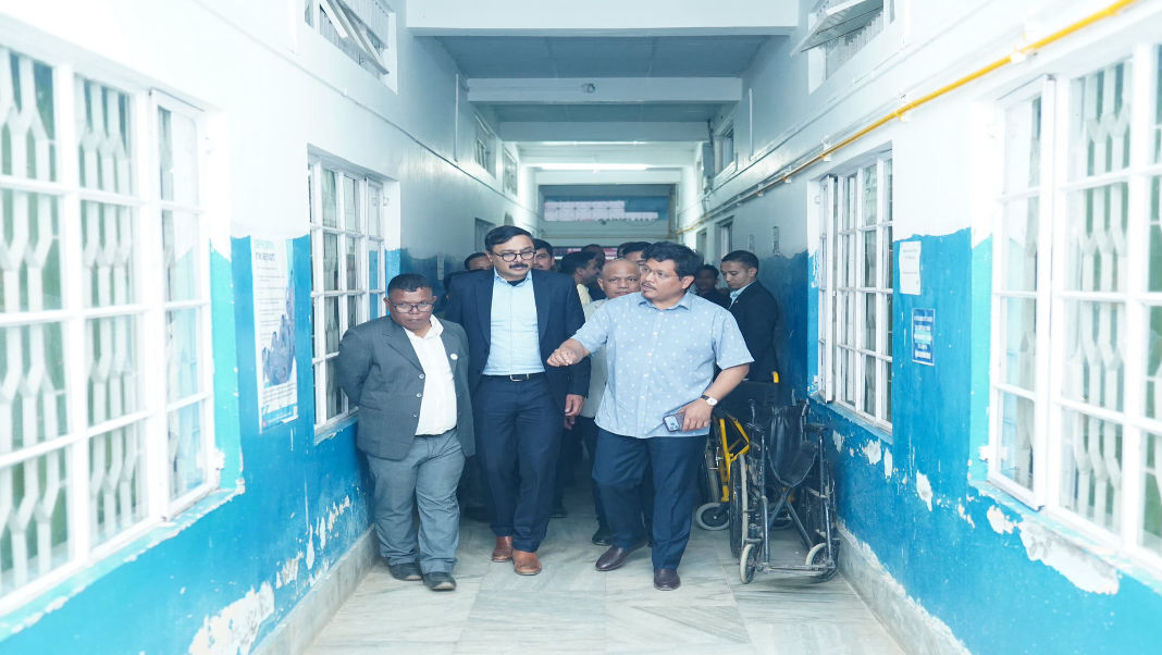 Chief Minister takes stock of Baghmara Civil Hospital, directs Chief ...